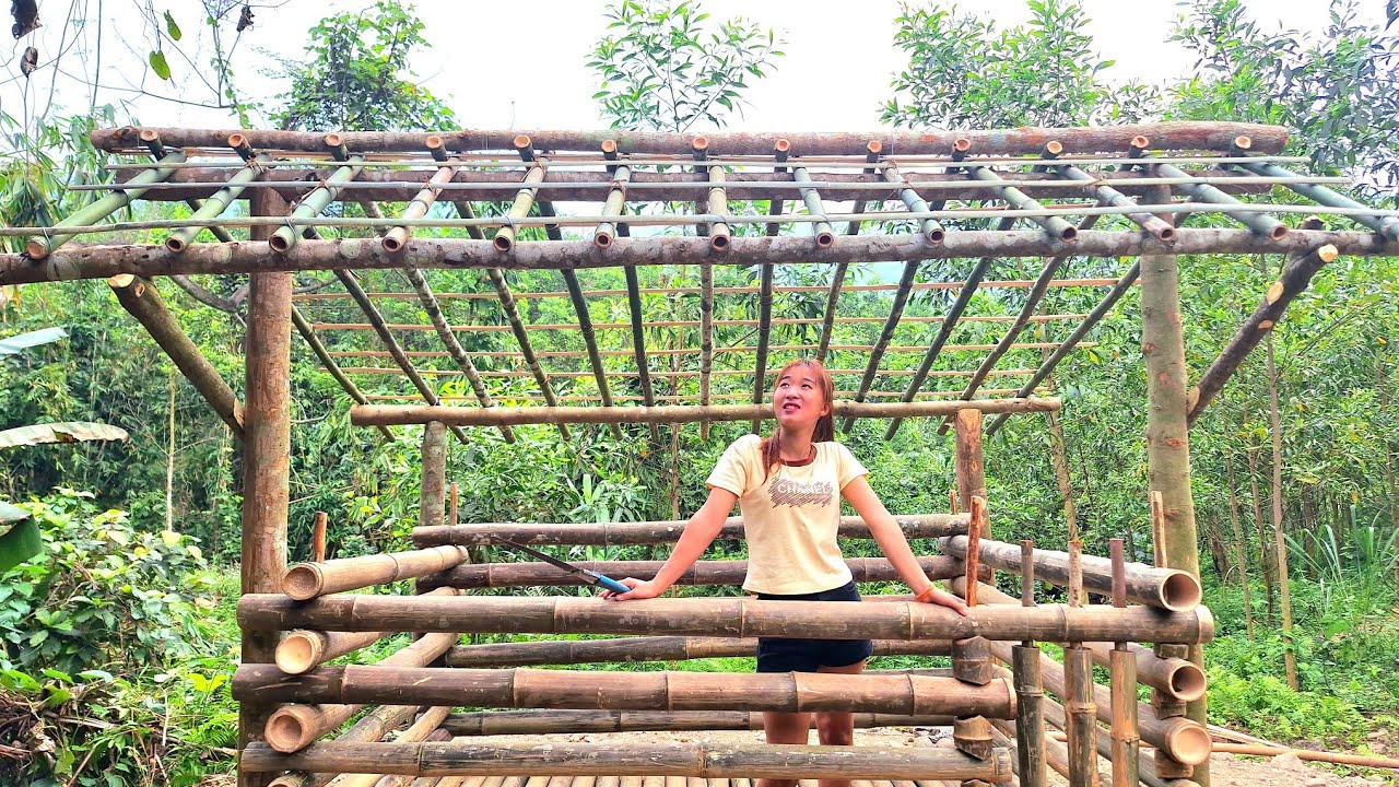 Build a pig barn with bamboo. Prepare livestock breeds - Loan Bushcraft ...