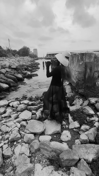 Behind the scenes with lyn Renee - YouTube