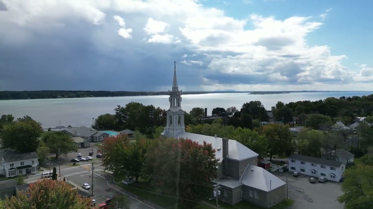 Vue 360 de l'église de lanoraie - YouTube