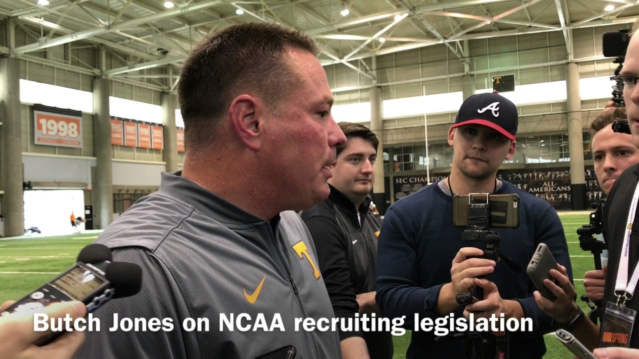 Butch Jones discusses recruiting changes - YouTube