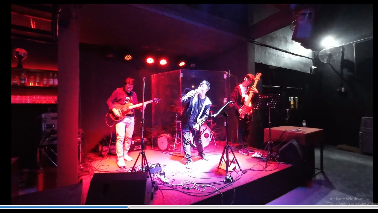 MIB Band I : Live at PEAK จรัญ - YouTube