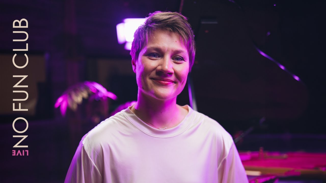 Madeline Hildebrand plays Philip Glass etude no. 3 on No Fun Club Live ...