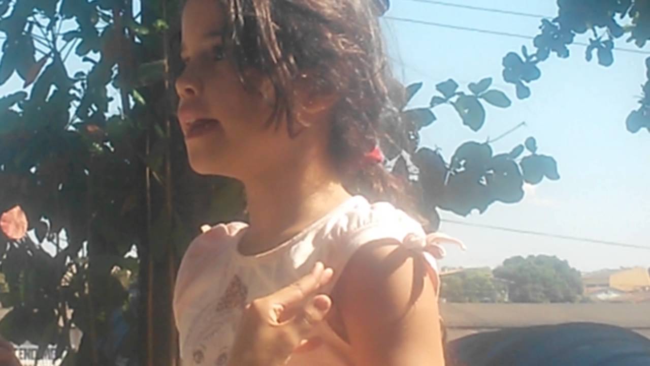 A cora joga super lara - YouTube