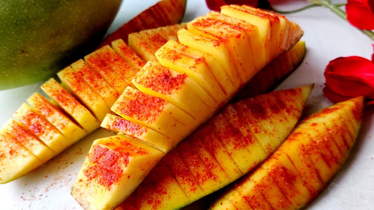 Green Mango With Chili Powder And Salt