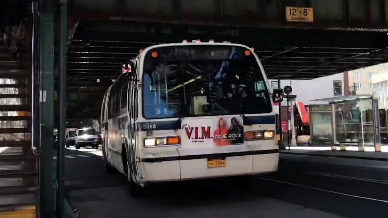 Williamsburg Bridge Plaza Bound 1998 Novabus RTS 5058 B46 Local Bus ...