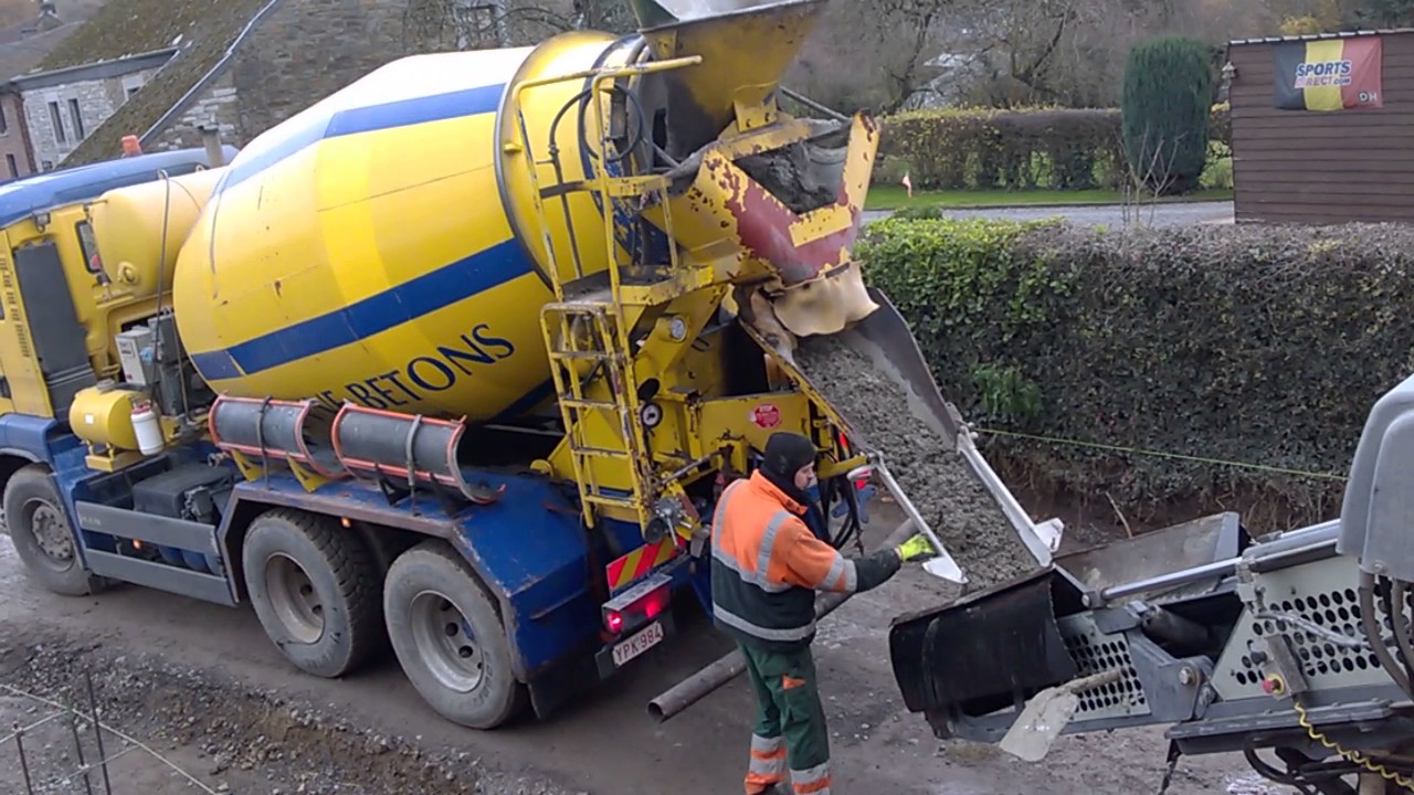 Filet d'eau coulé : soubassement - YouTube