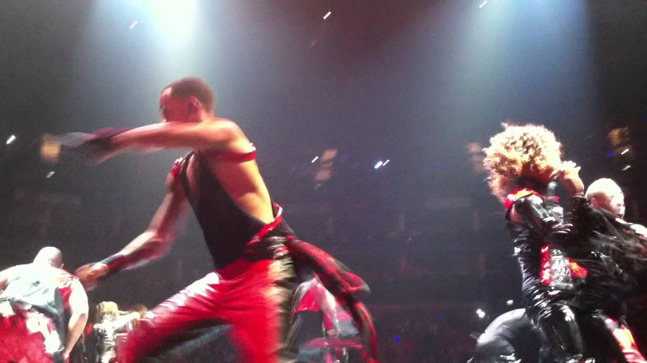 JLS - Everybody in Love - 4D Tour - YouTube