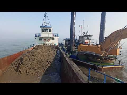 KARADENİZİN HIRÇIN DALGALARI ARASINDA BOĞUŞAN GEMİ