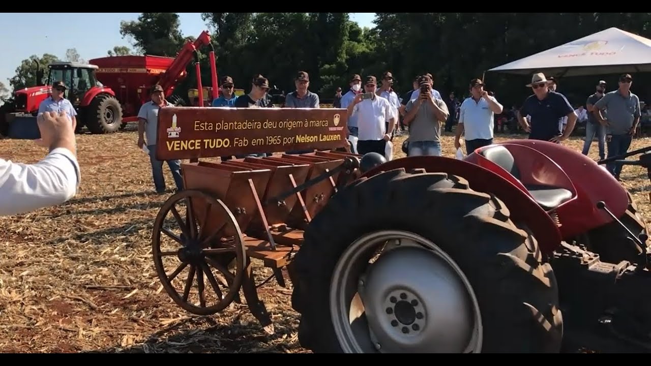Primeira plantadeira vence tudo (show agro vence tudo parte 1) - YouTube