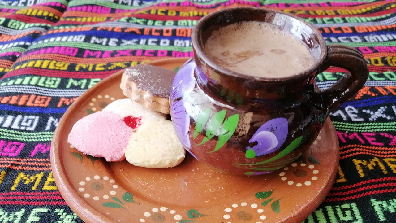 Como Hacer Atole de pinole y chocolate (Atole de novia) - YouTube