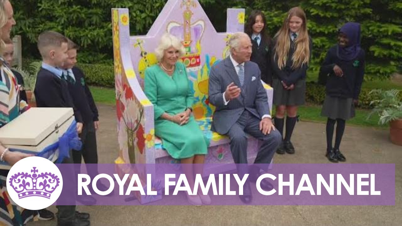 A Colourful Throne for King and Queen in Northern Ireland - YouTube