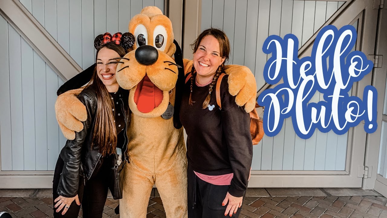 Meeting Pluto at Disneyland - YouTube