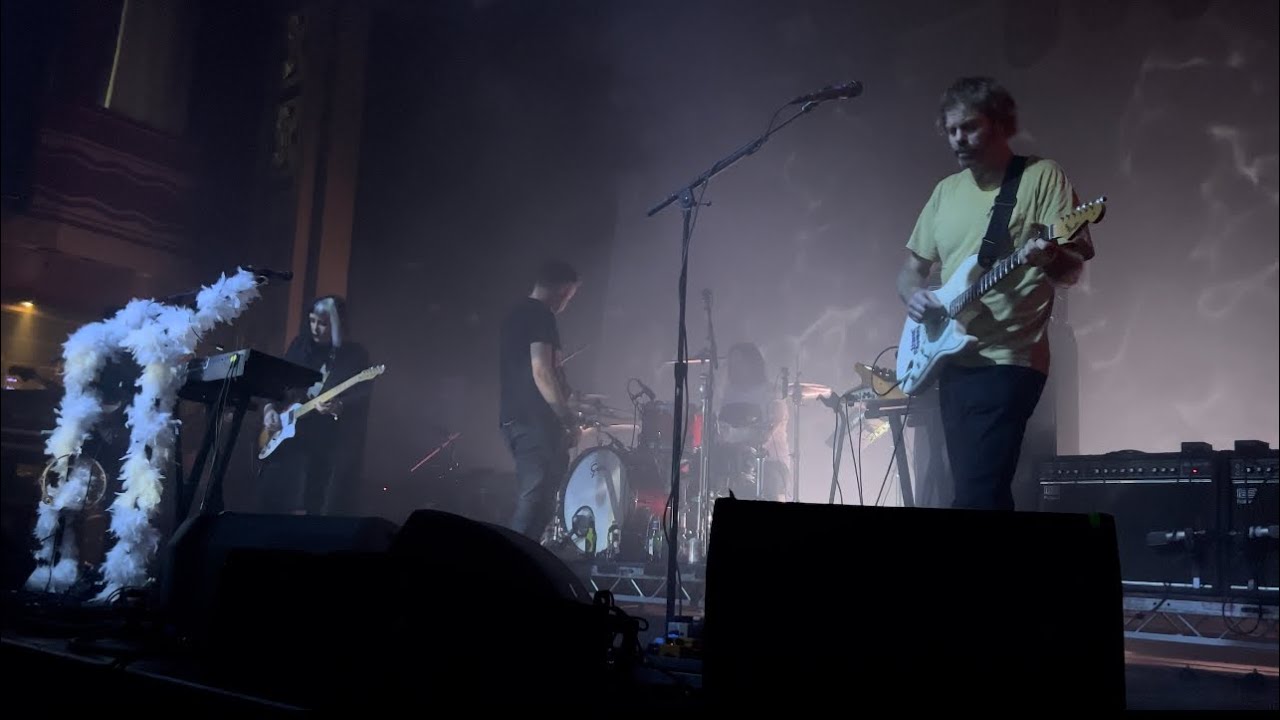 Slowdive - Dagger - Live in NYC - YouTube