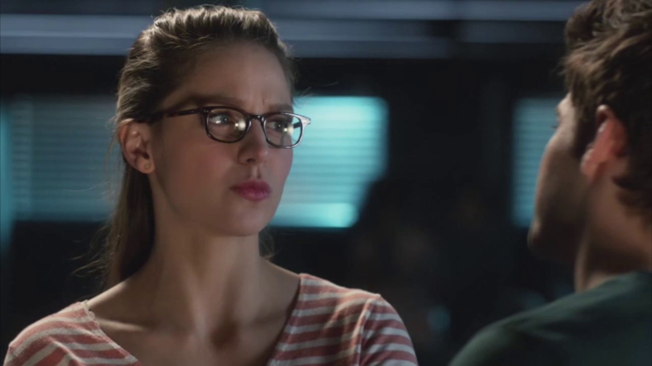 2x16 Kara & Mon-el #10 - YouTube