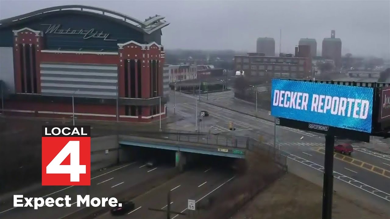 Detroit Lions fans put up 'Decker Reported' billboards - YouTube