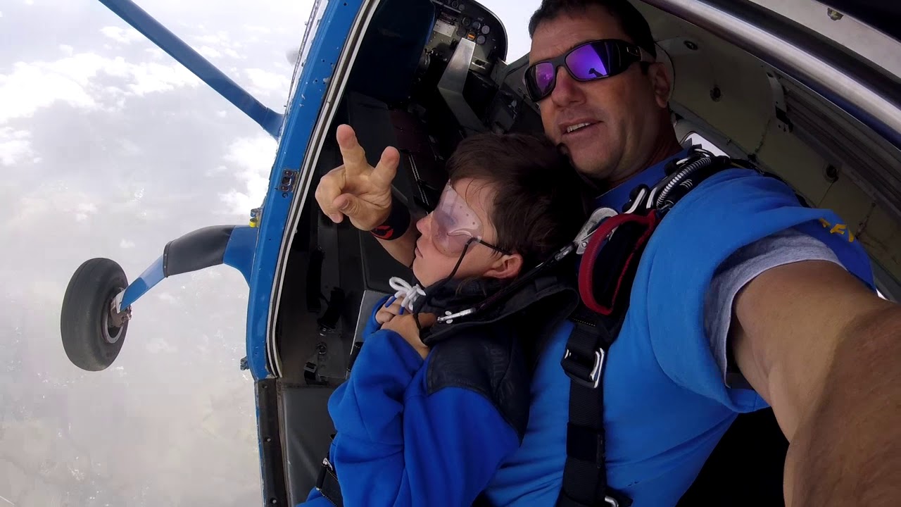 12 Year Old Clay Atkins 14,000 Feet Skydive - YouTube