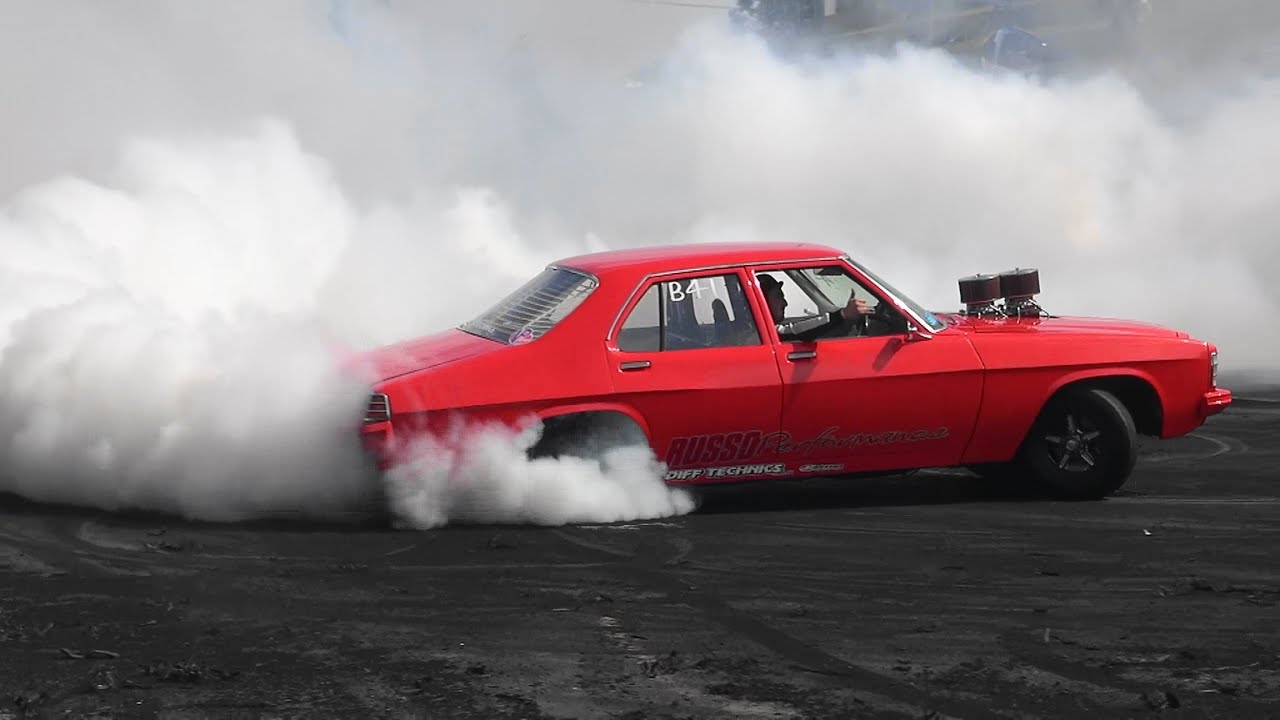 TIP INS & SKID MIX FROM BURNOUT MANIA SYDNEY DRAGWAY 5.10.2015 - YouTube