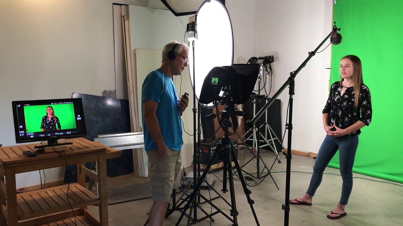 Green Screen Studio Interview Set up - YouTube