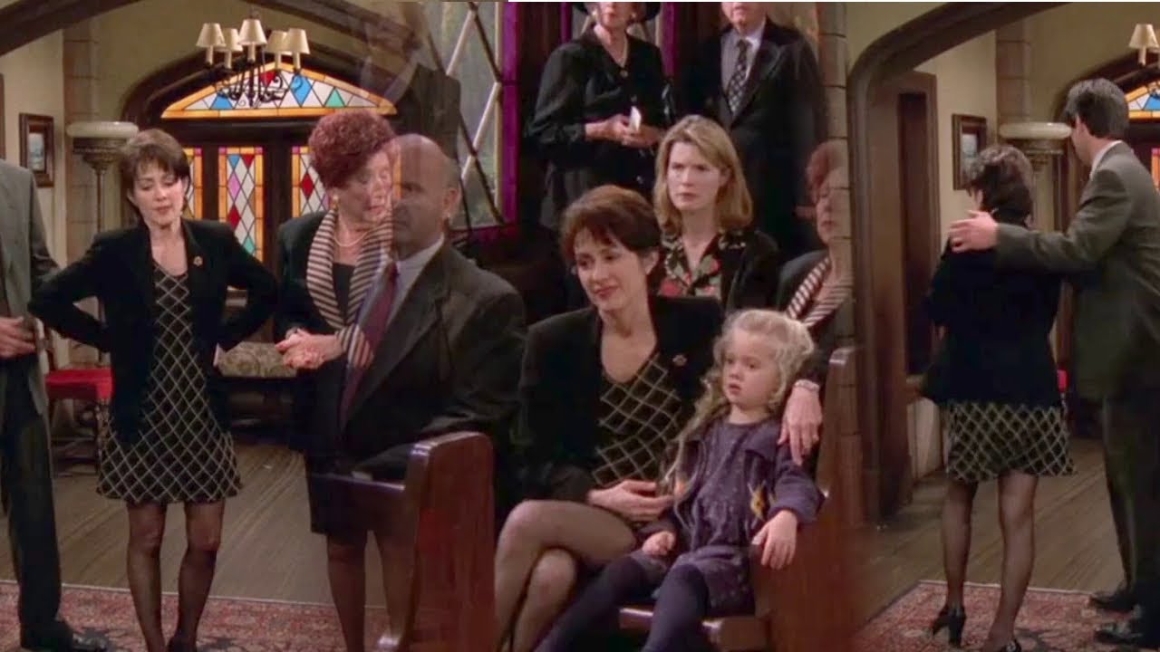 Patricia Heaton wearing a short skirt w/black pantyhose - Everybody ...