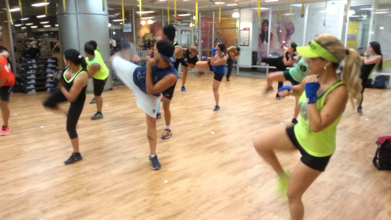 TAE TEK Clase de Instructores en Golds Gym (La California) - YouTube