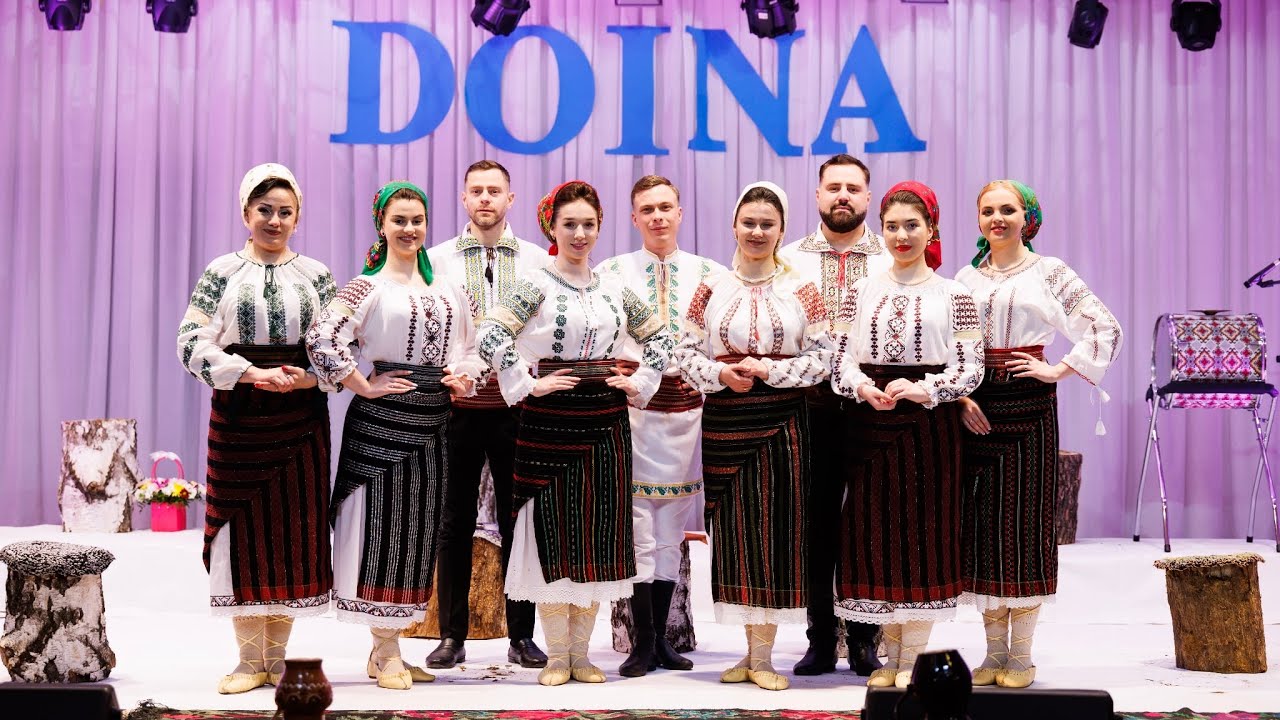 Ansamblul Doina - Ţine-o bade n-o lăsa - YouTube
