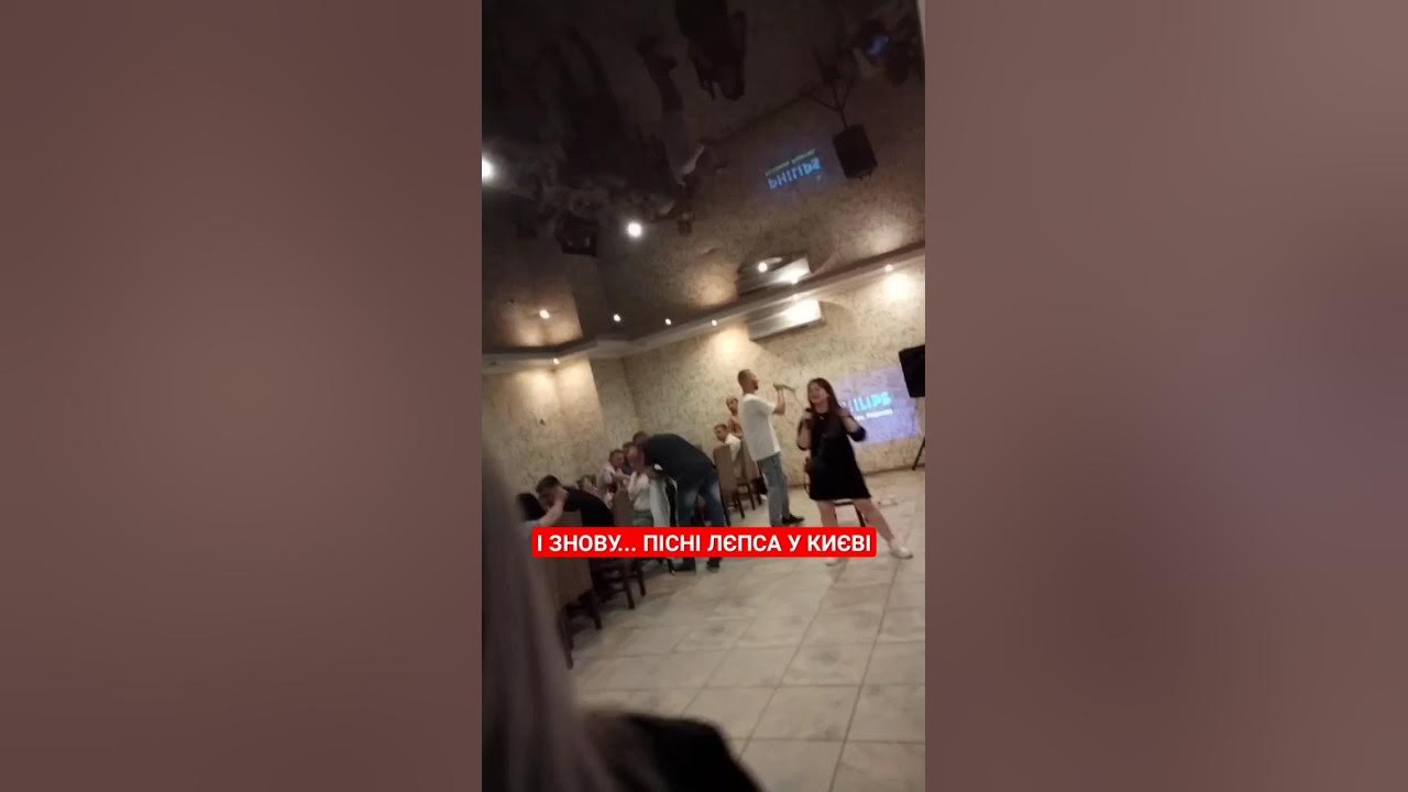 У Києві в кафе Дубровка грубо виштовхали дівчину яка зробила