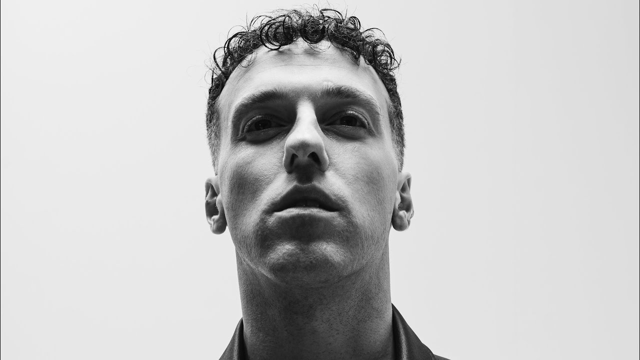 David Houle - Silent Roads (Official Music Video) - YouTube