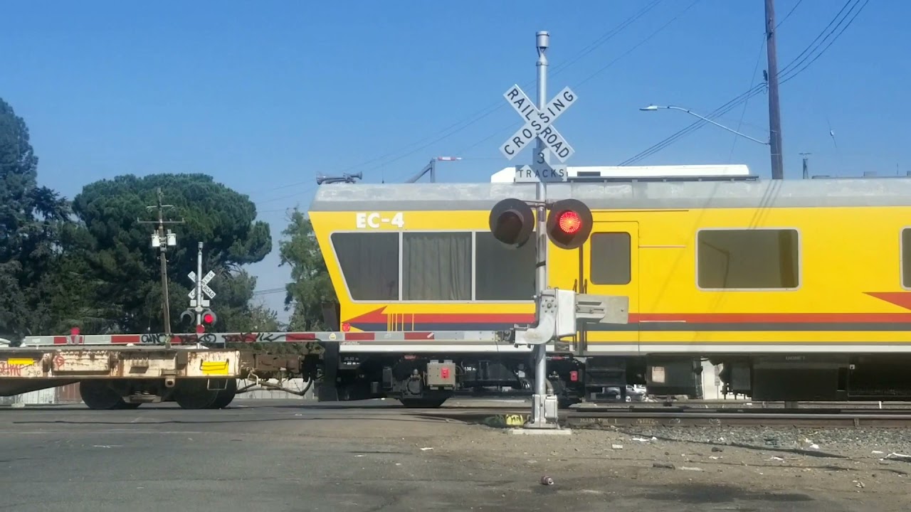 UP Geometry Train, Downtown Stockton, CA! - YouTube