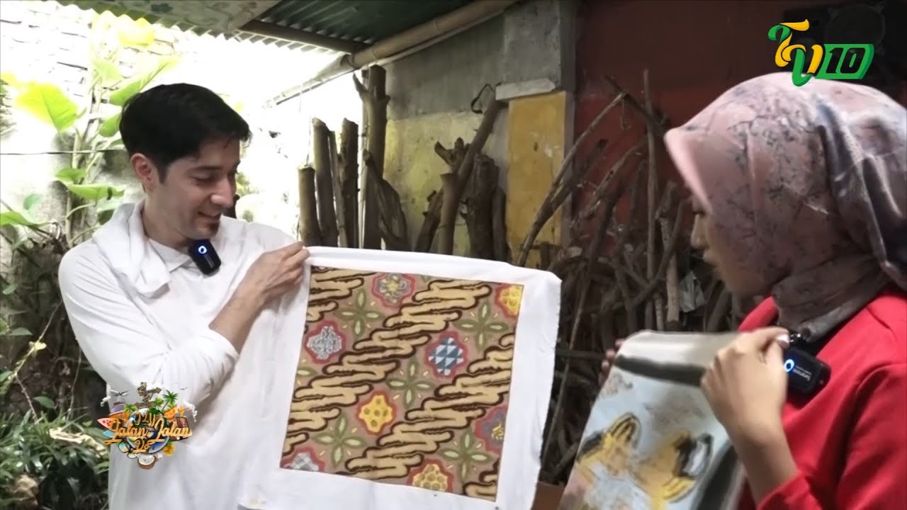 BULE BELAJAR MBATIK | BATIK MAHKOTA LAWEYAN | JALAN JALAN YO EPS 22 ...