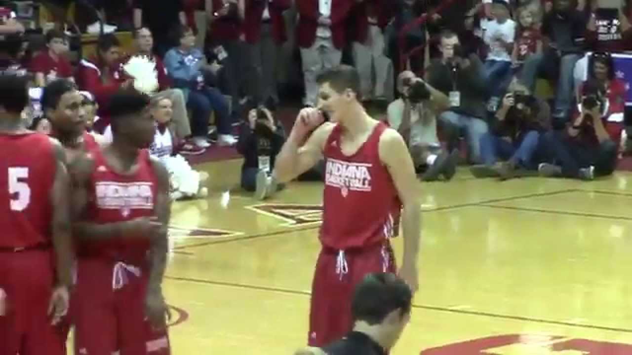 Nate Ritchie wins the Hoosier Hysteria dunk contest - YouTube