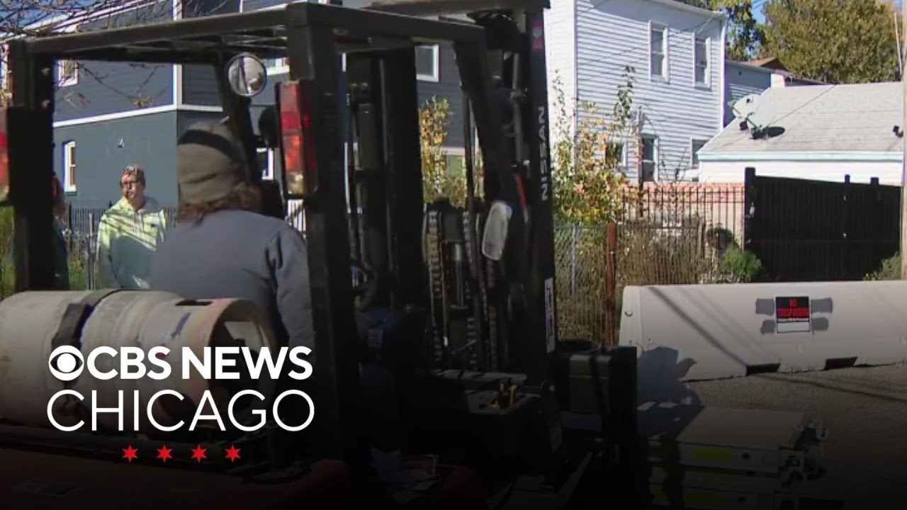 Homeowners blocked from using technically private alley in Chicago ...