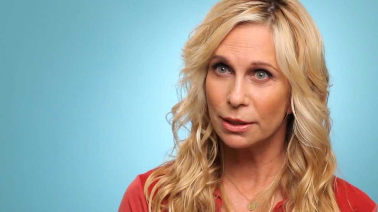 Lisa - Facelift Patient | Rawnsley Plastic Surgery - YouTube