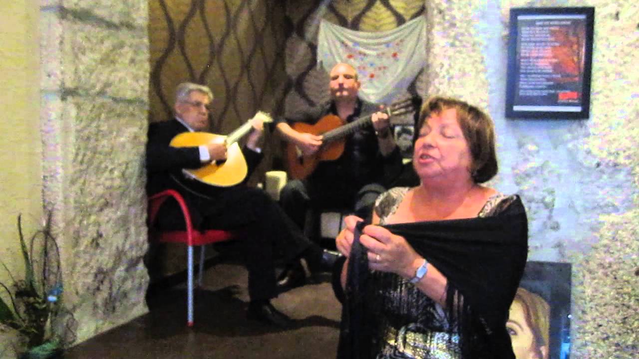 MARIA FERNANDA MOTA FADO , PRESENTE NO CAFÉ G Z A LAPA NO PORTO - YouTube