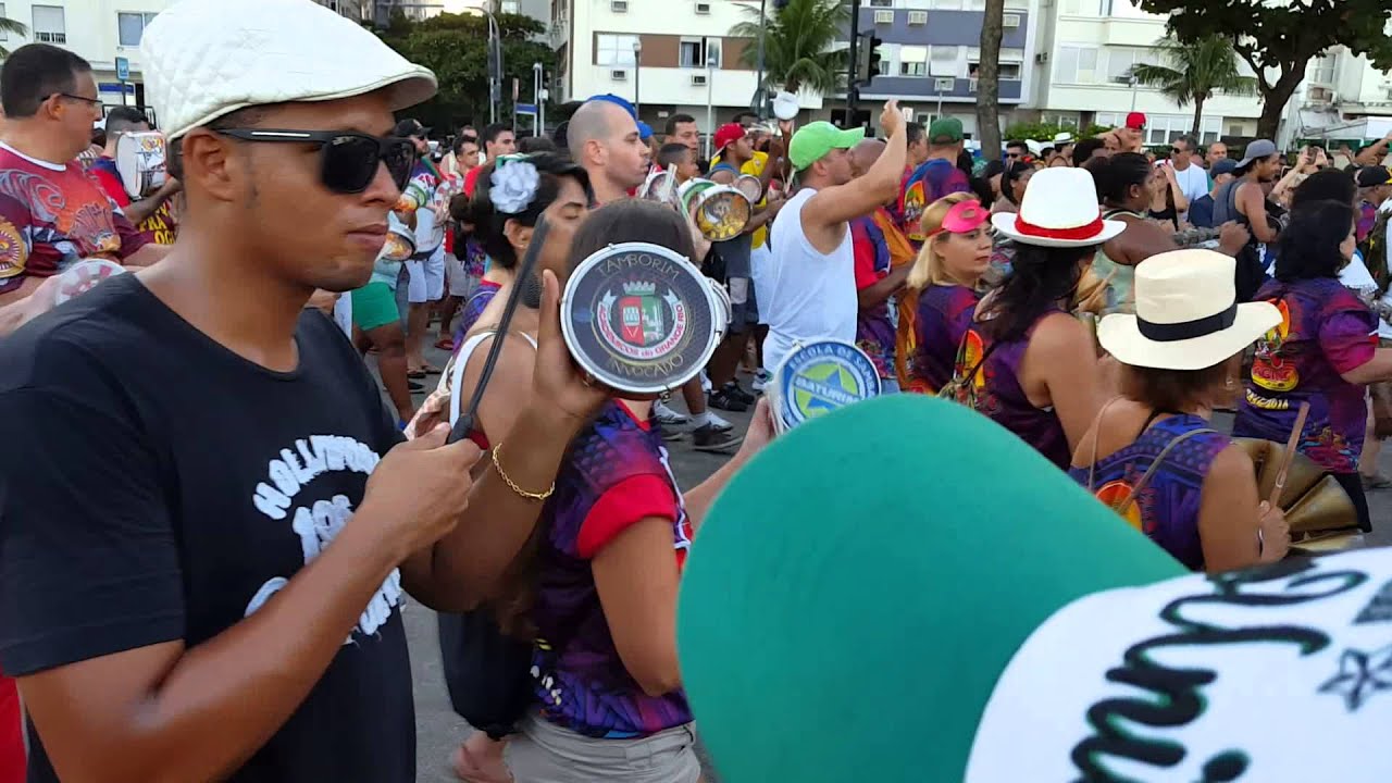 Carnaval na rua - YouTube