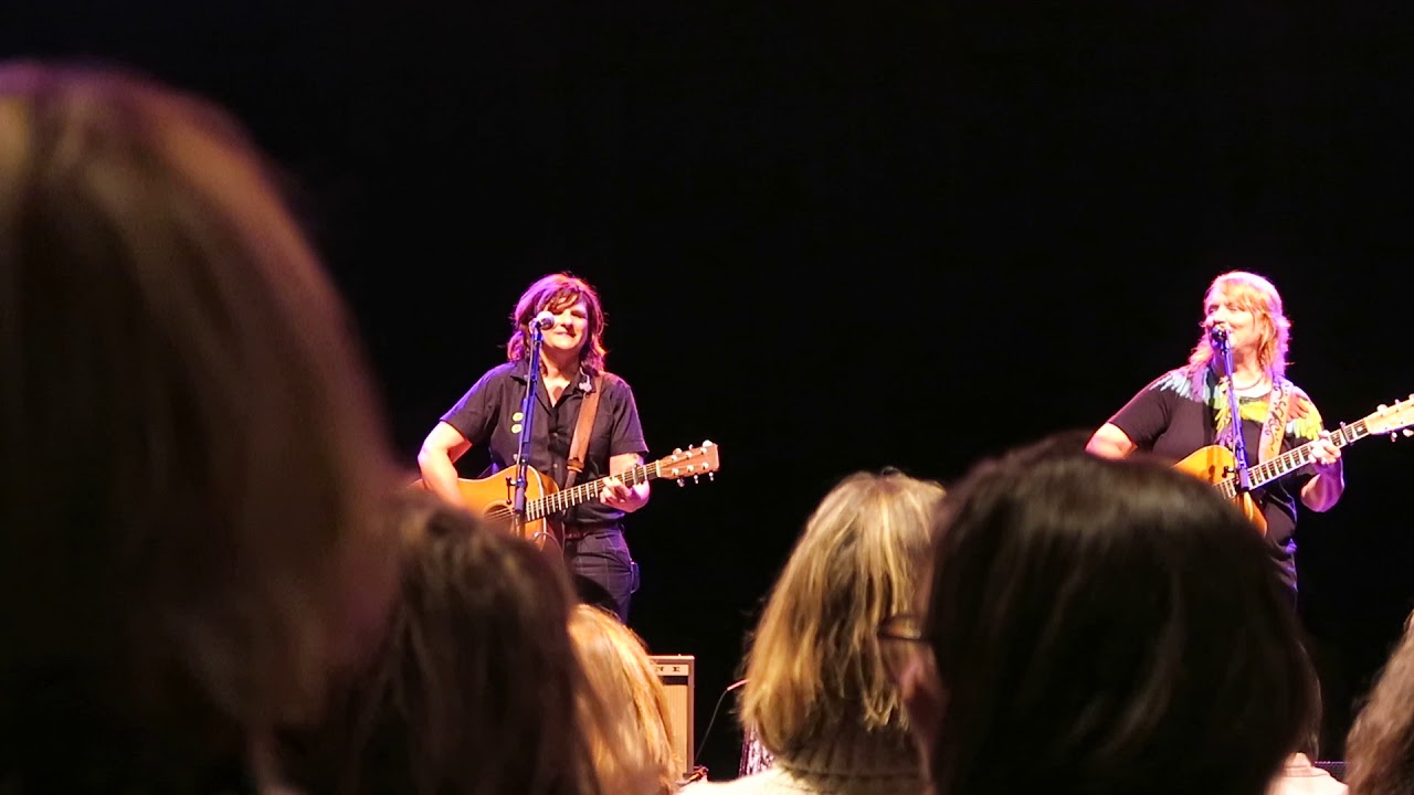 Indigo Girls " Closer to Fine" live concert @ Keswick Theatre 2018 ...