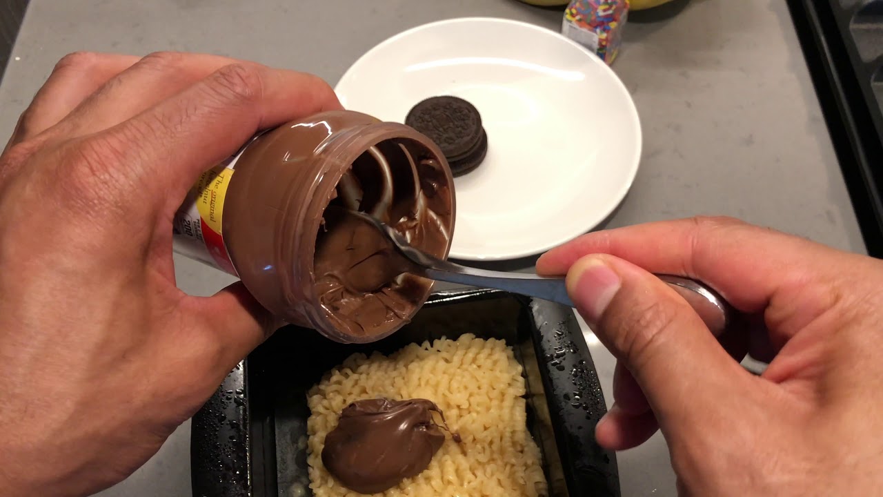 Ramen Noodles With Oreo Cookies and Nutella - YouTube