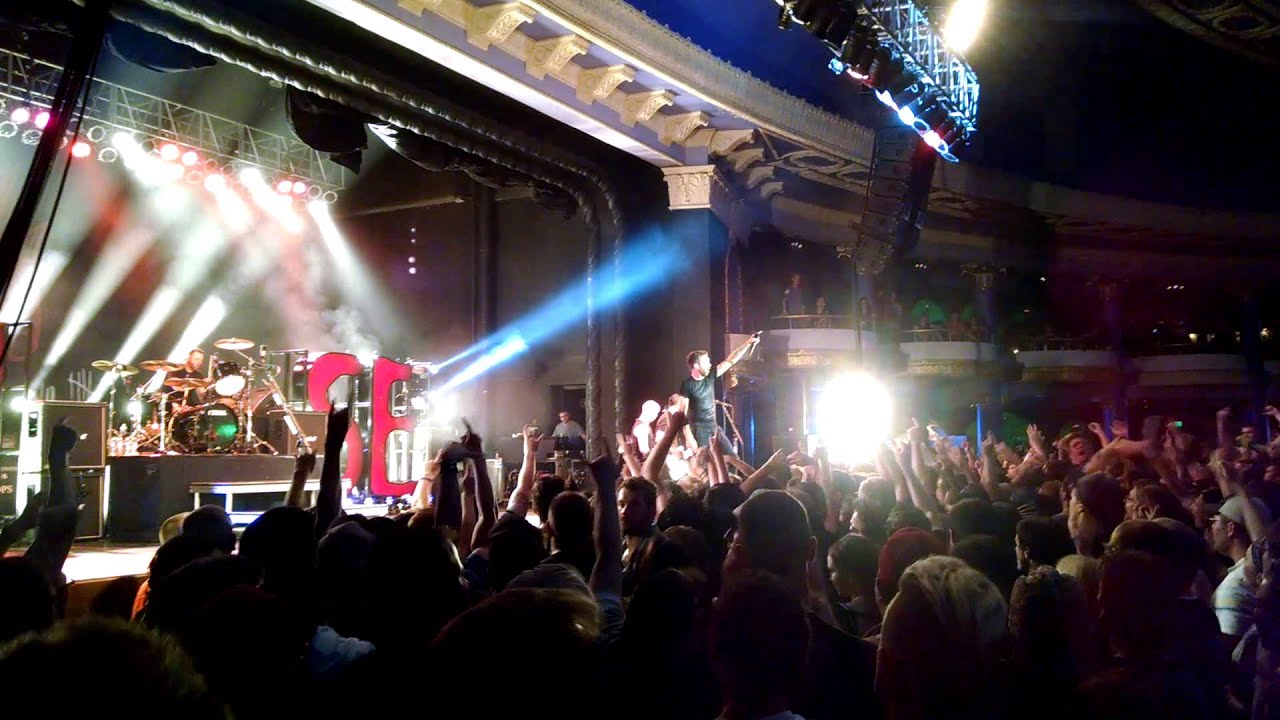 Rise Against - Collapse (Post-Amerika) Rocking up The Rave in Milwaukee ...