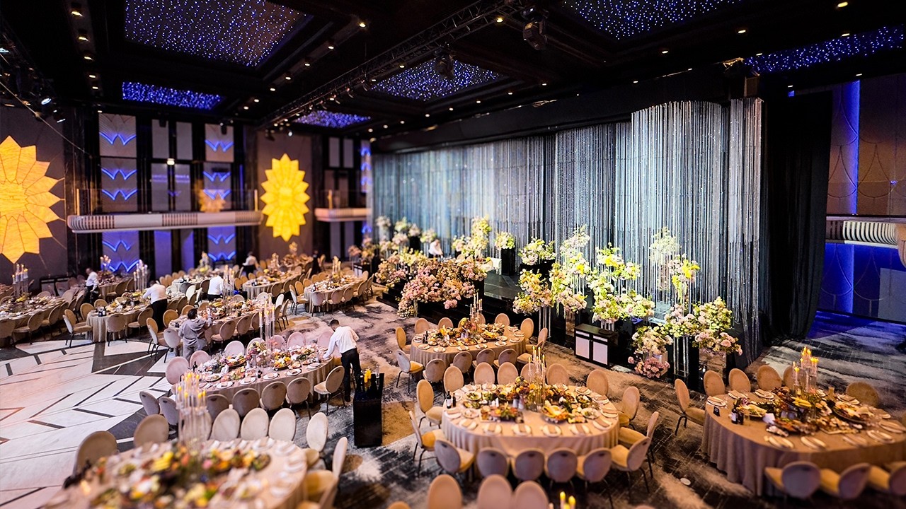 You’ve Never Seen Transformations Wedding Like This… Mon Amie Crafts a ...