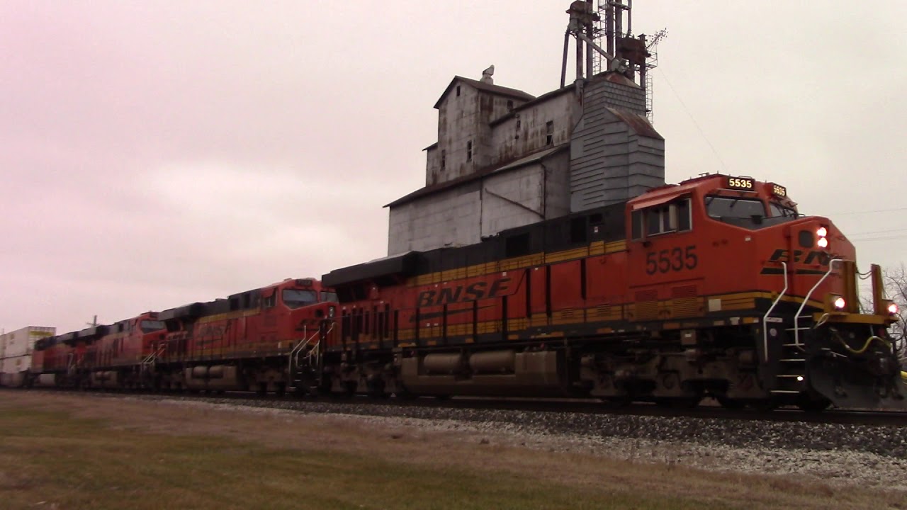 BNSF 5535 West in Mazon, IL 1/3/20 - YouTube