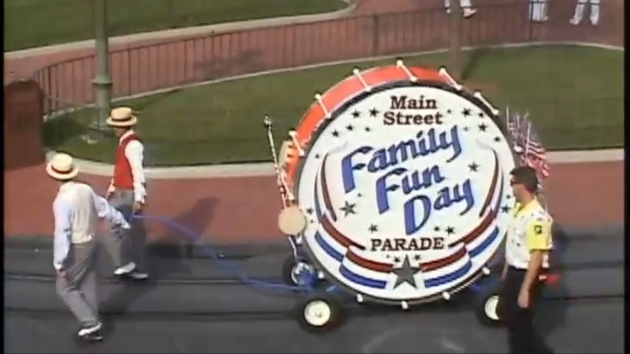 Main Street Family Fun Day Parade (first year) - Dec. 2006 - Magic ...