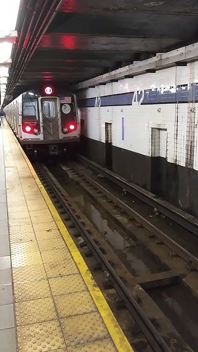 World Trade Center Bound R160A E train leaving Port Authority Bus Terminal - YouTube