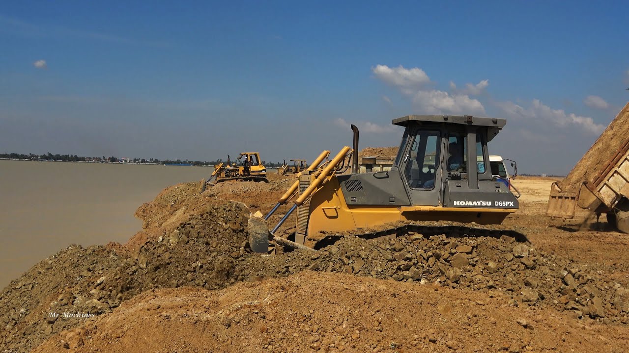 Best Of Bulldozer Equipment Operator Land Filling Processing Pushing ...