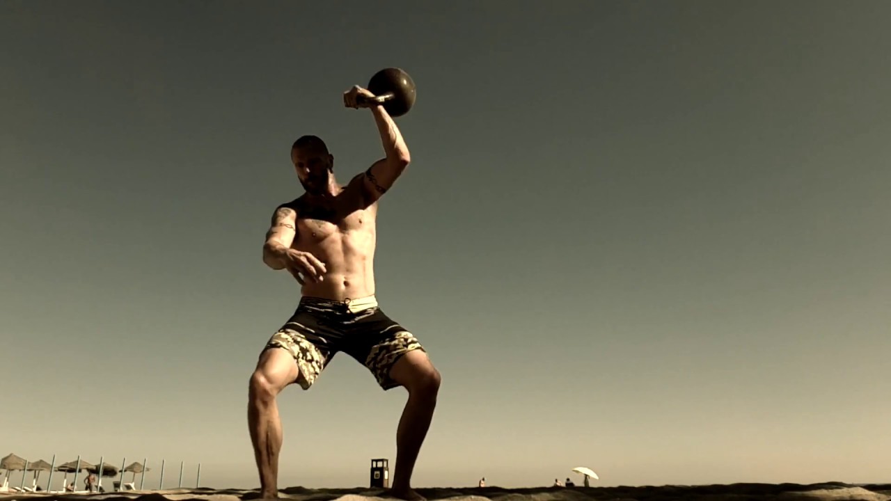 Keep your back straight when training - YouTube