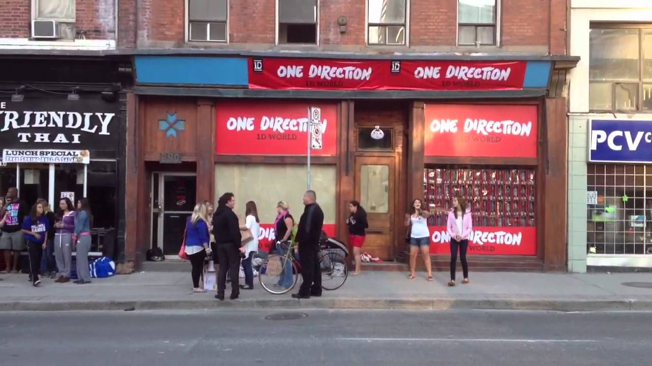 NEW One Direction 1D World Pop Up Store Toronto - YouTube