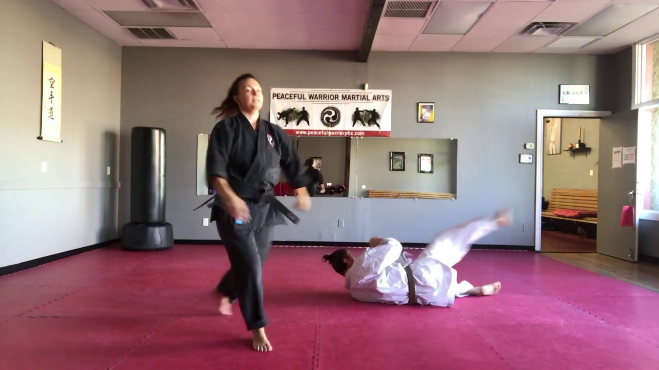 Pinan Sandan Elbows to a Throw from the Neck - YouTube