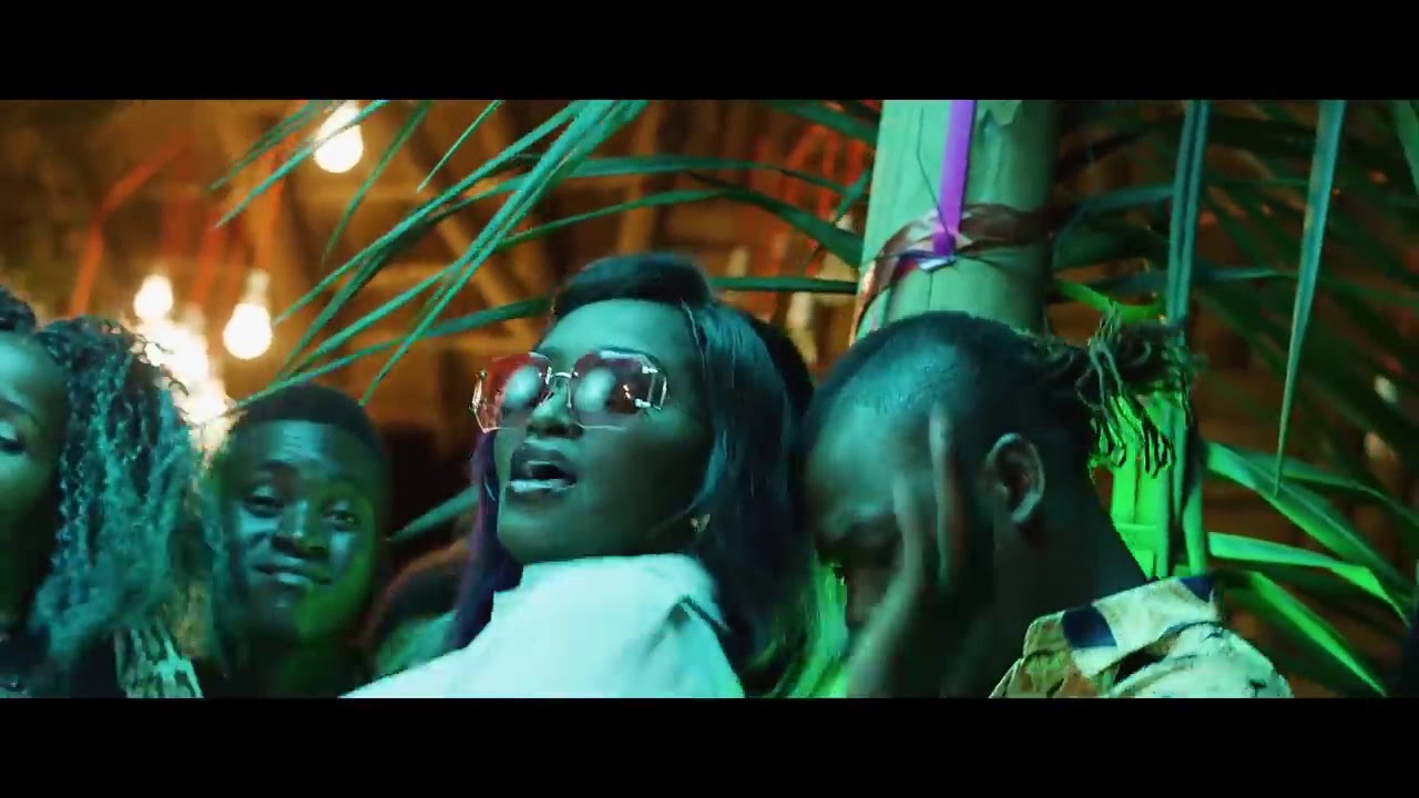 Fire Dancer Slim Prince & Winnie Nwagi - YouTube