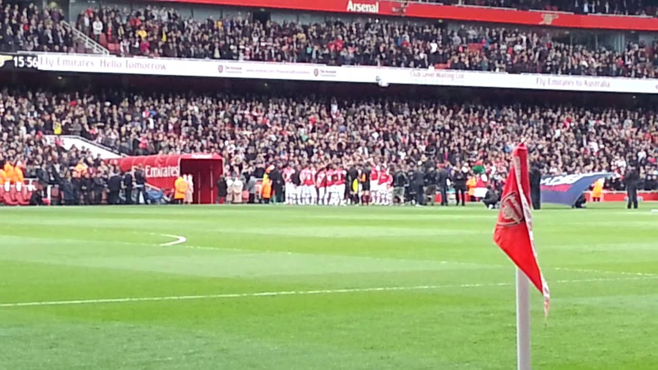 Arsenal guard of honour 28-04-13 - YouTube