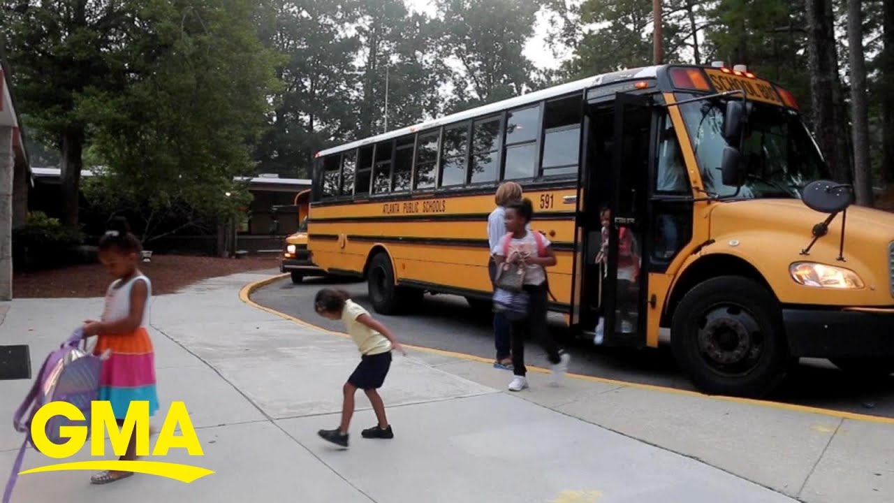 School districts make shift to electric buses - YouTube