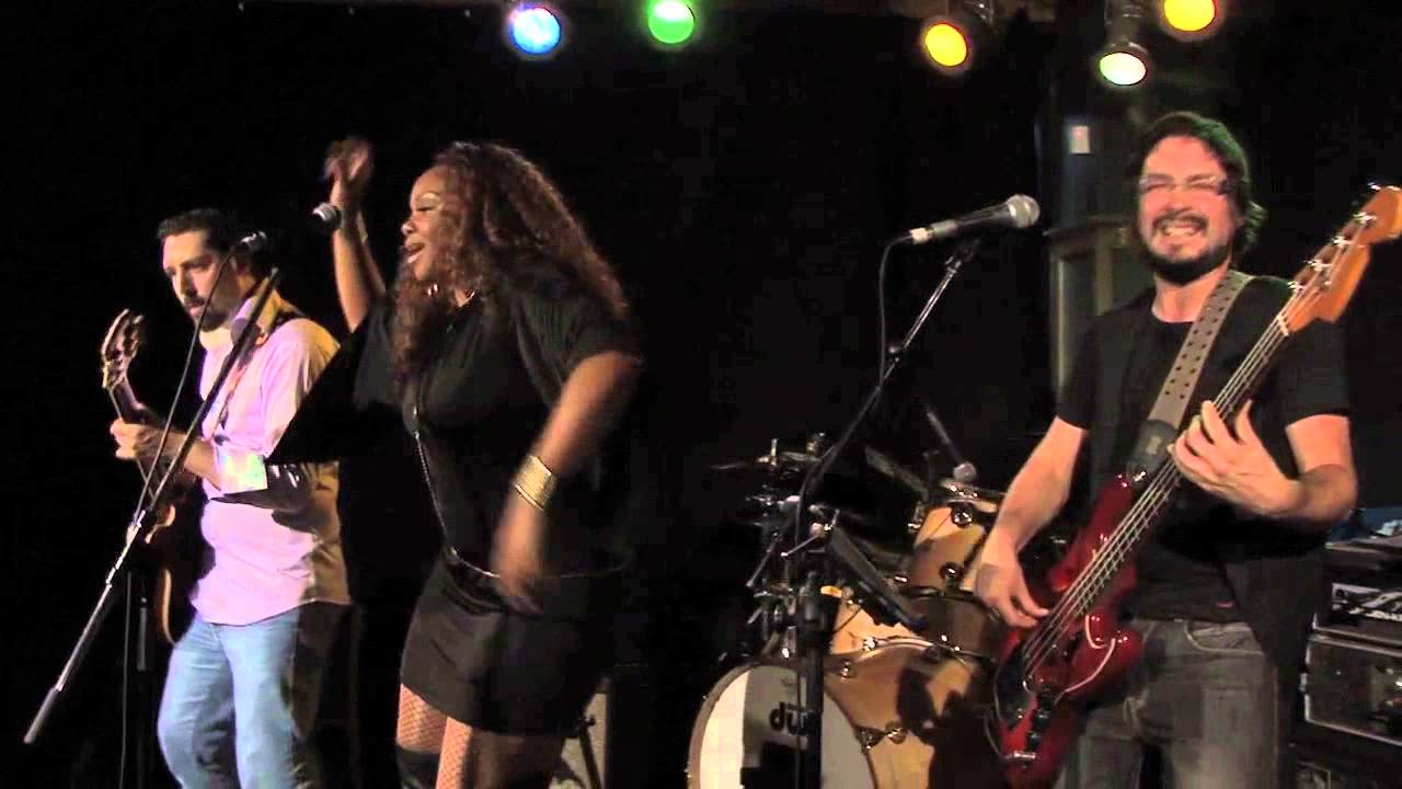Ria Reece Band - Live Show - YouTube