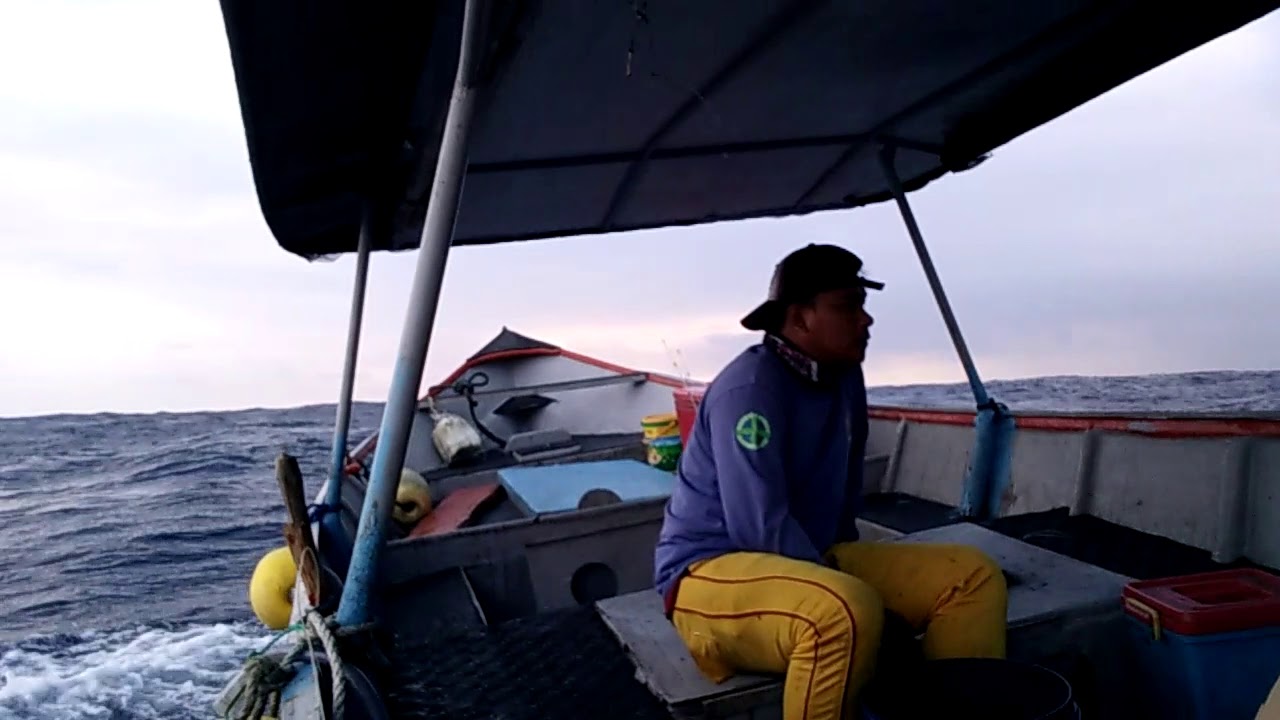 Fishing kasama mga Ivatan sa likod ng bundok IRAYA - YouTube